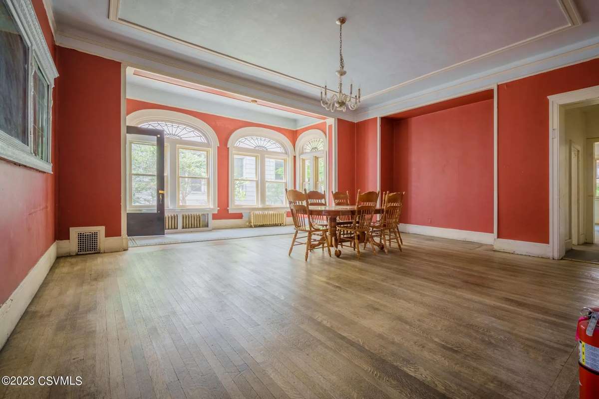 1914 Colonial Revival in Shamokin, PA - Old House Dreams