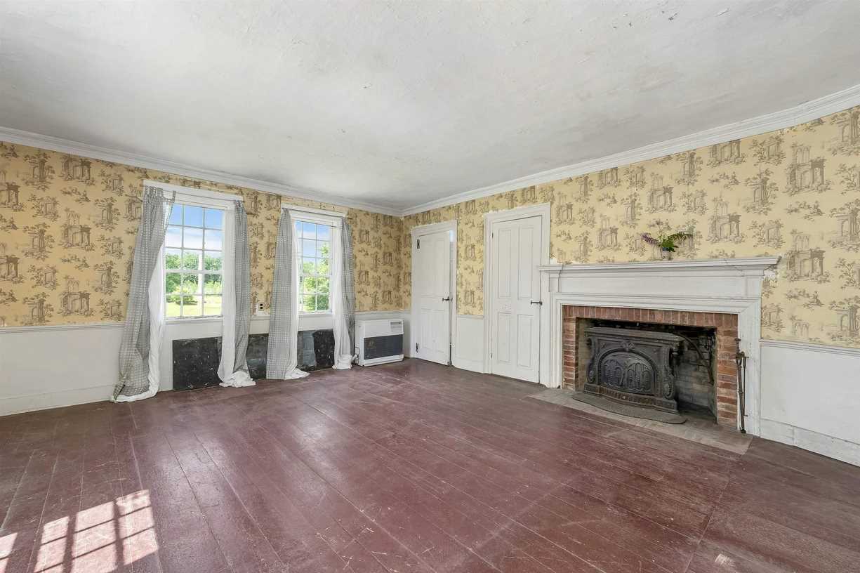 c. 1775 in Barnstead, NH - Old House Dreams