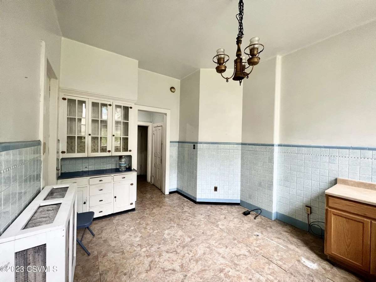 1914 Colonial Revival in Shamokin, PA - Old House Dreams