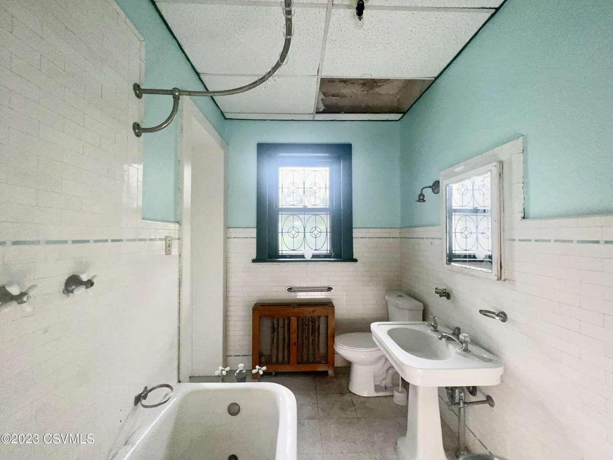 1914 Colonial Revival in Shamokin, PA - Old House Dreams