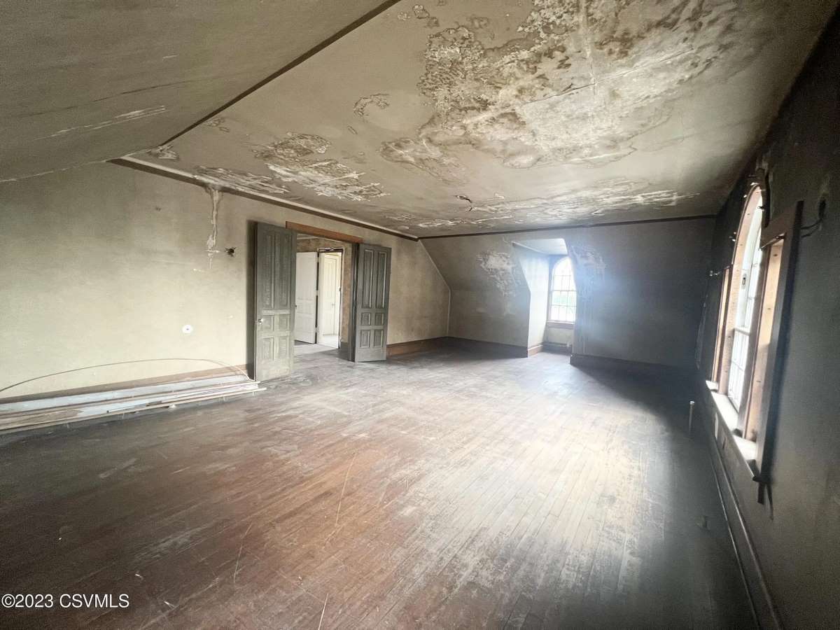 1914 Colonial Revival in Shamokin, PA - Old House Dreams