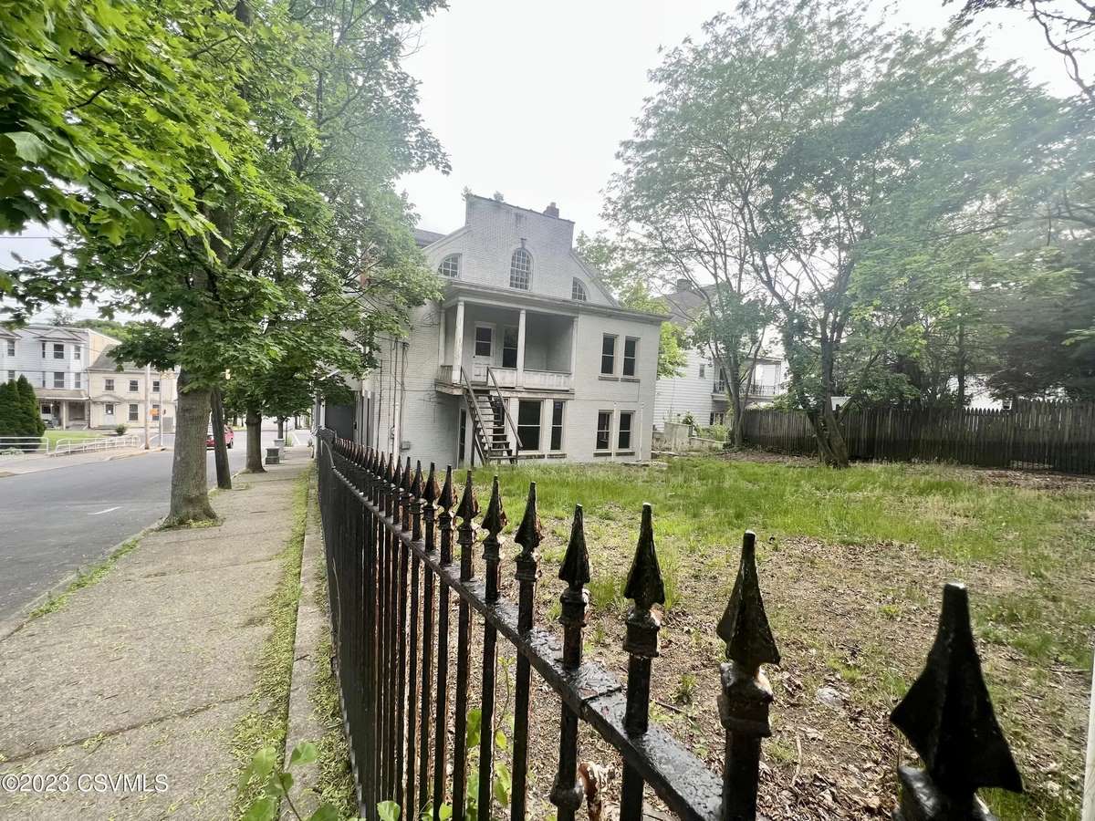 1914 Colonial Revival in Shamokin, PA - Old House Dreams