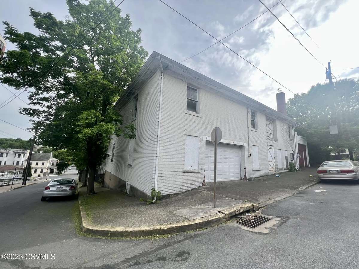 1914 Colonial Revival in Shamokin, PA - Old House Dreams