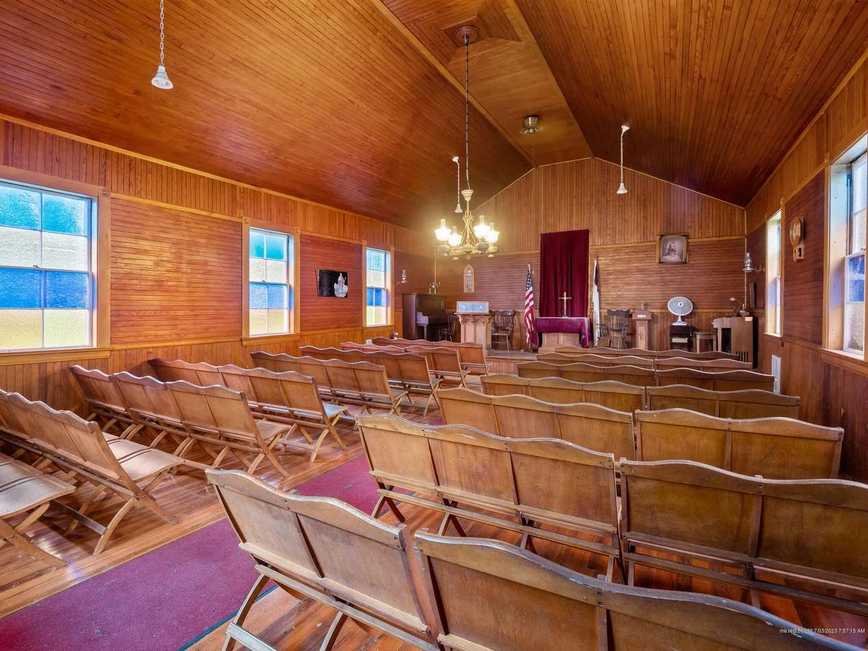 1904 Church in Newry, ME - Old House Dreams