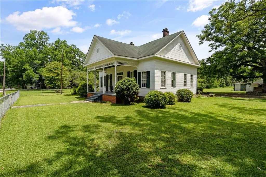 Eight Mile, AL - Old House Dreams