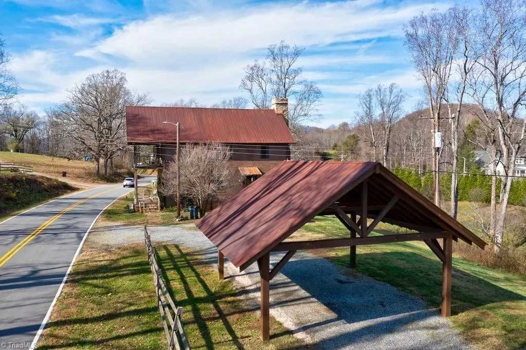 Traphill, NC - Old House Dreams