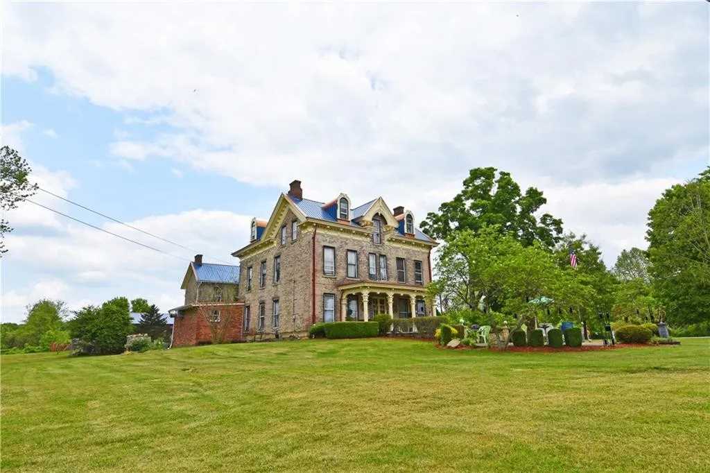 Masontown, PA - Old House Dreams