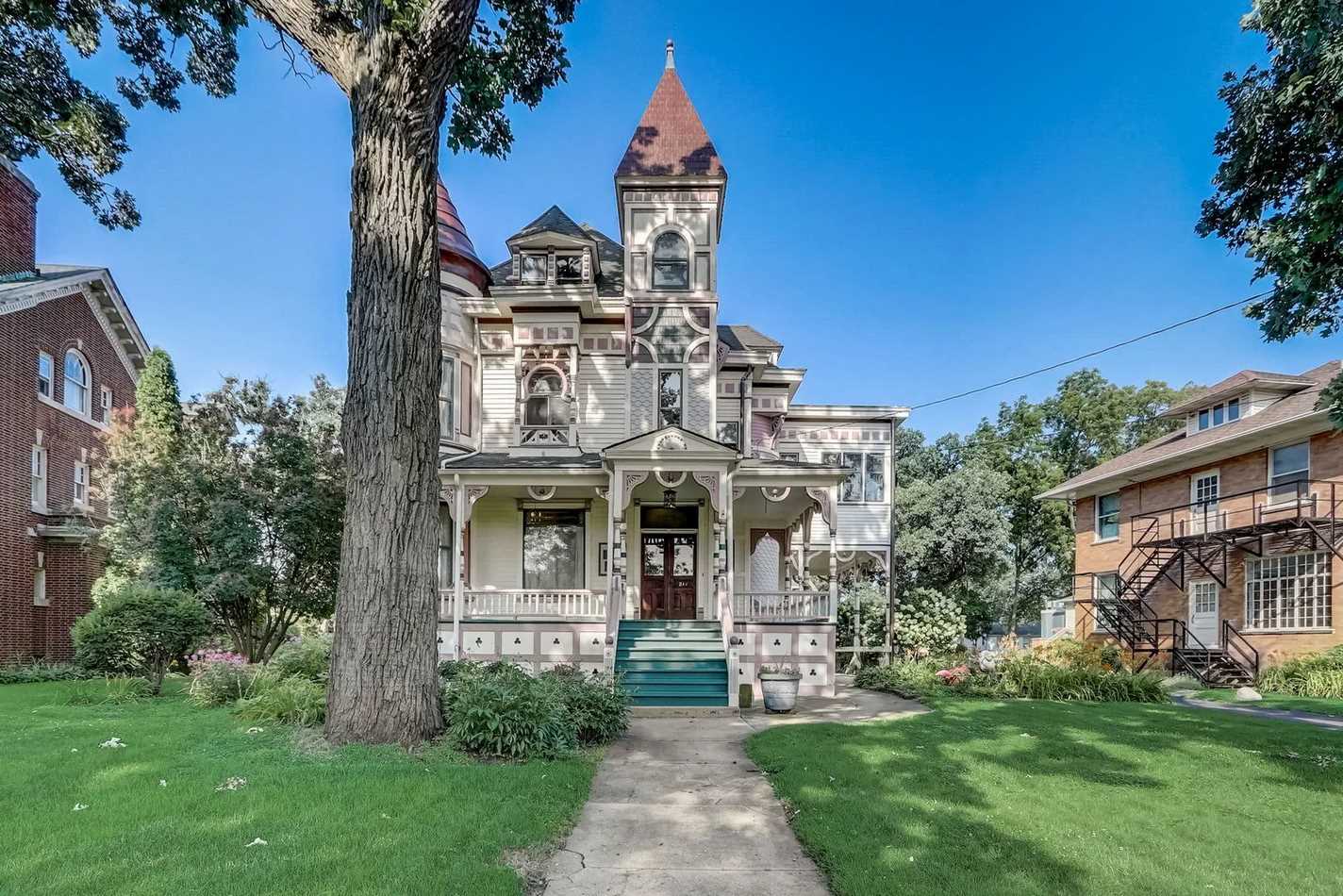 Stick Victorian houses for sale. - Old House Dreams