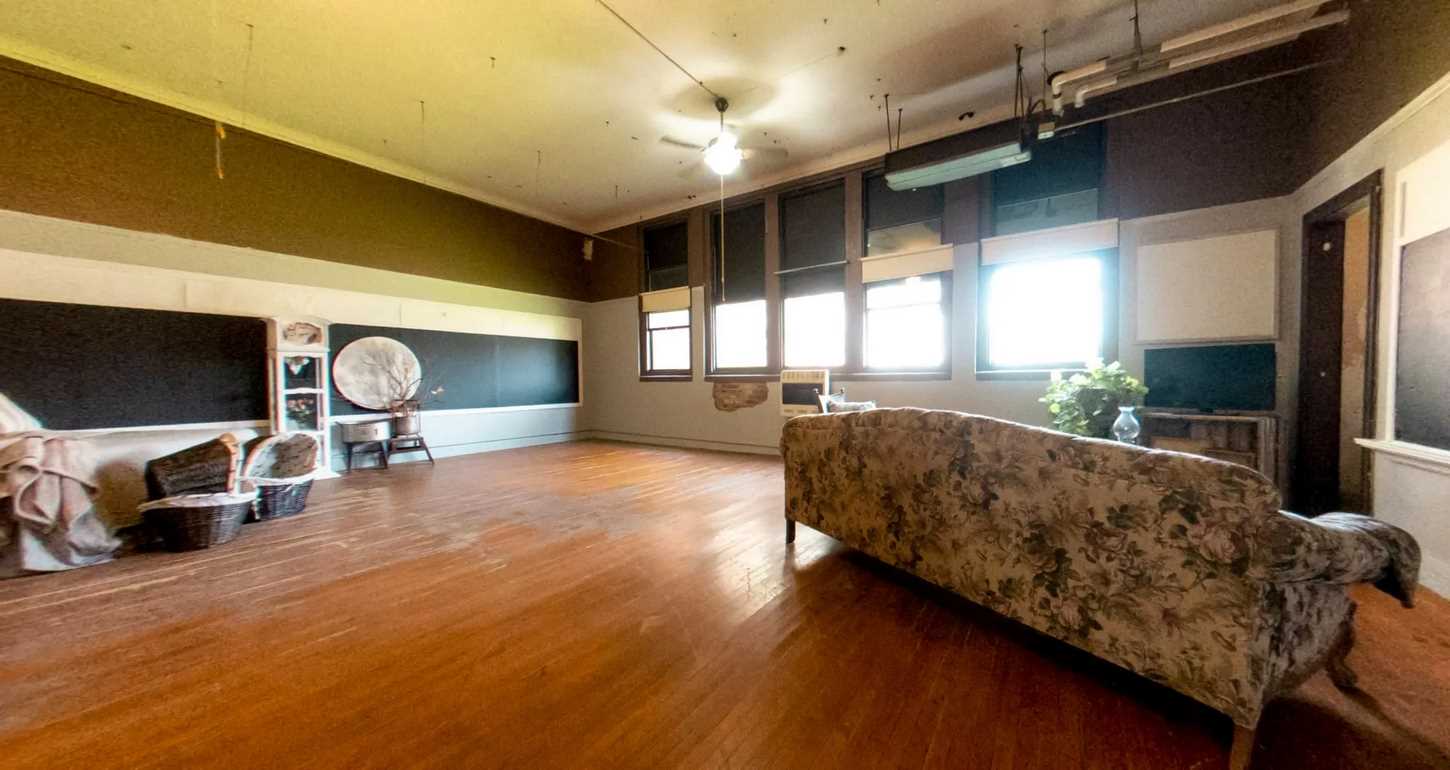 1923 School in Anderson, IN - Old House Dreams