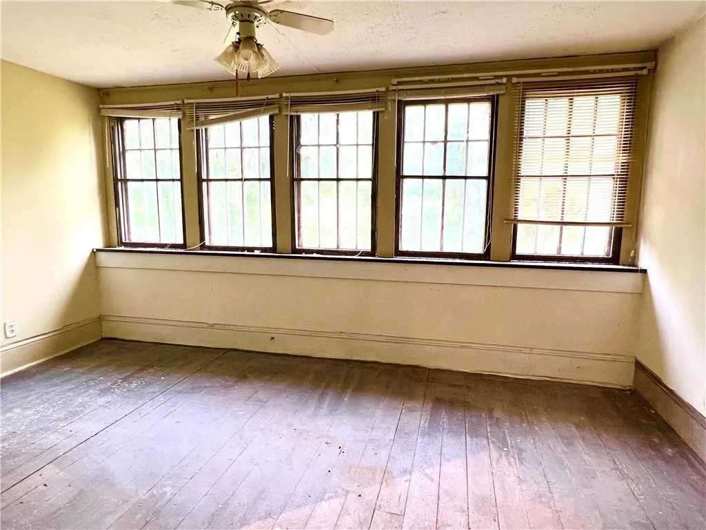 Windsor, IL - Old House Dreams