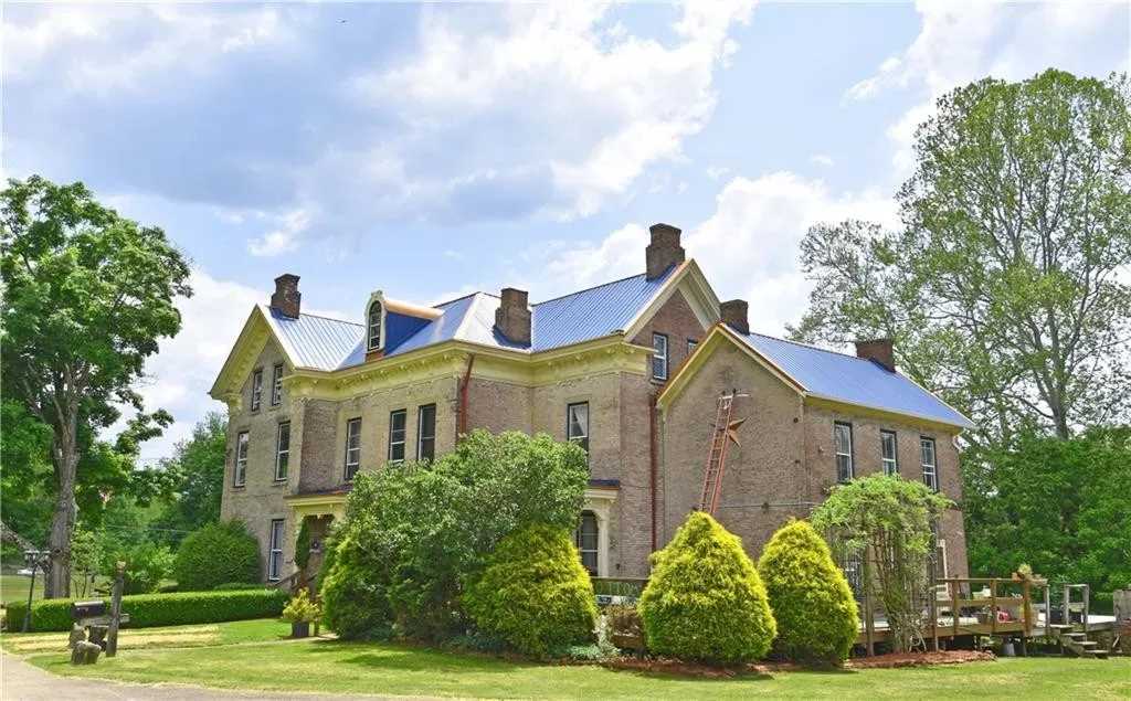 Masontown, PA - Old House Dreams