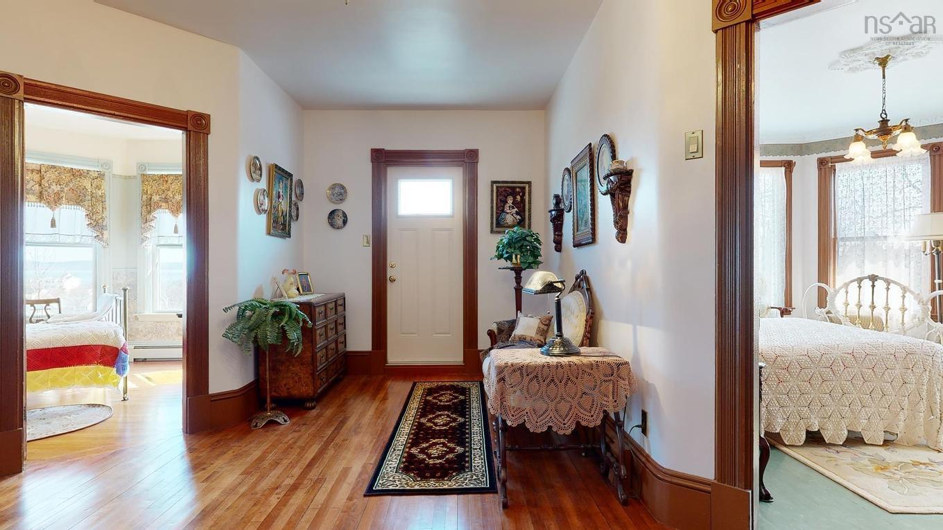 1898 Queen Anne in Digby, Nova Scotia - Old House Dreams