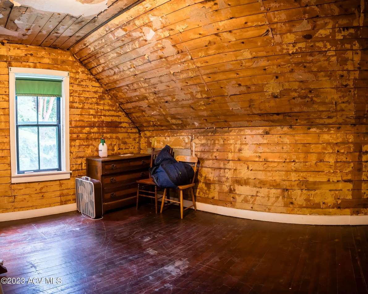 c. 1890 in Owls Head, NY - Old House Dreams