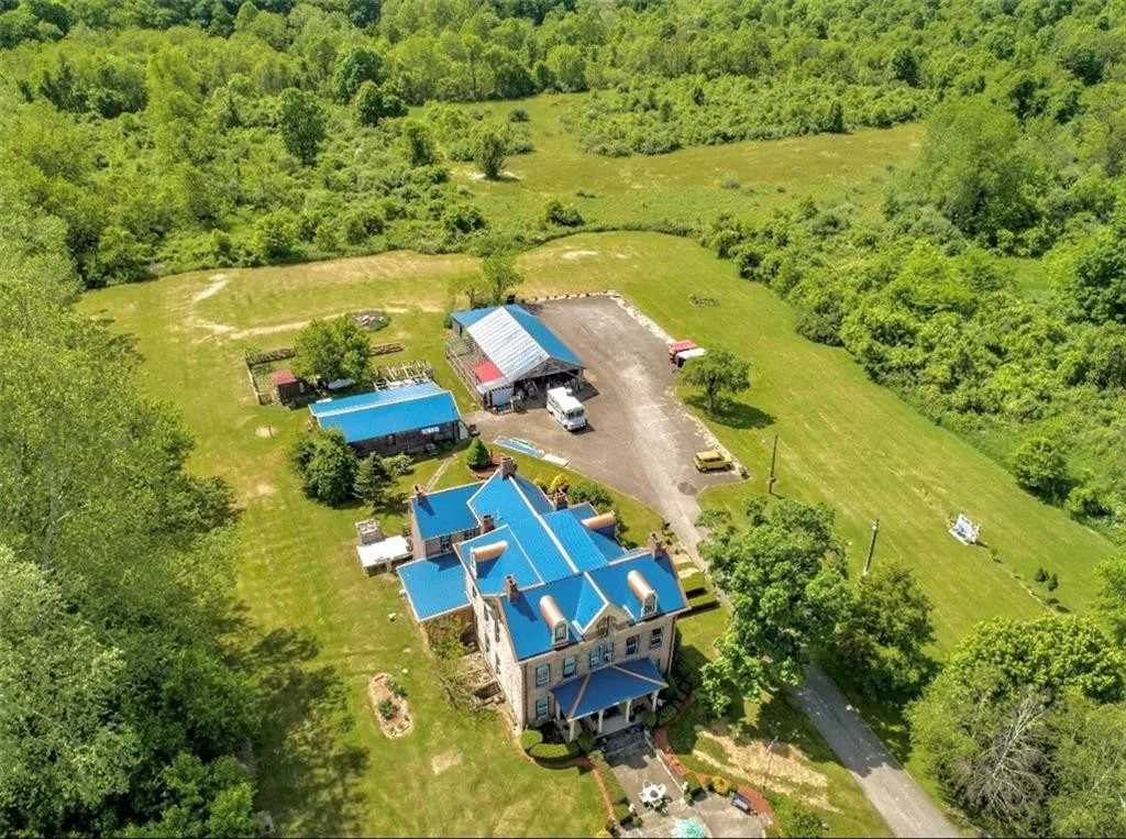 Masontown, PA - Old House Dreams