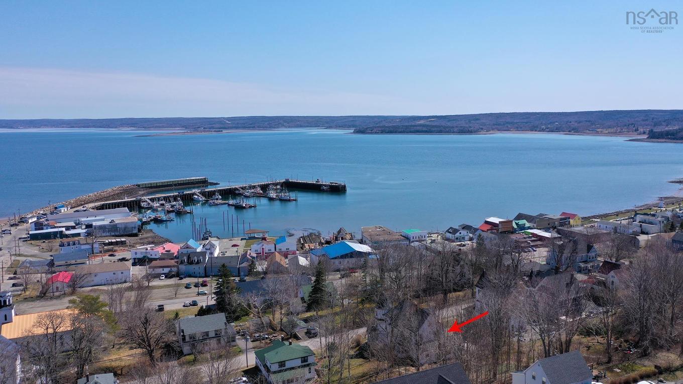1898 Queen Anne in Digby, Nova Scotia - Old House Dreams