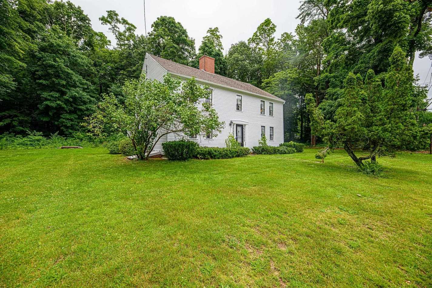 c. 1706 in Newfields, NH - Old House Dreams
