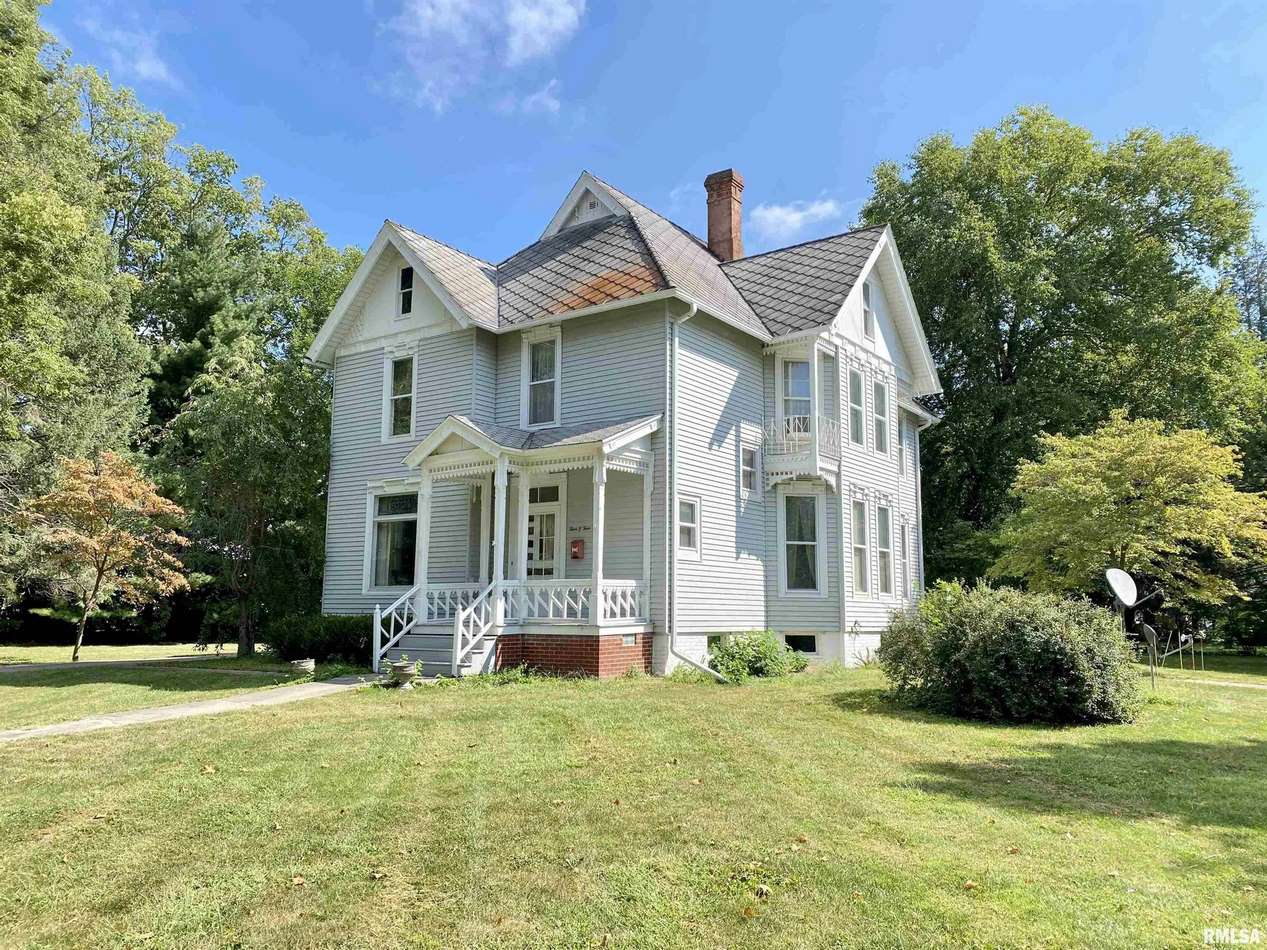 1889 in Toulon, IL - Old House Dreams