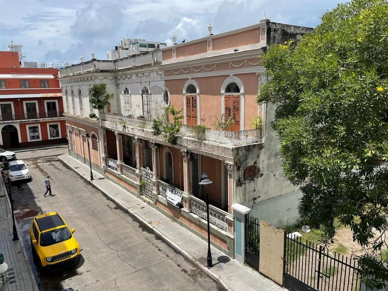 Ponce, Puerto Rico - Old House Dreams