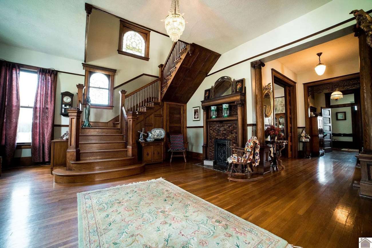 Classical Revival in Hickman, KY - Old House Dreams