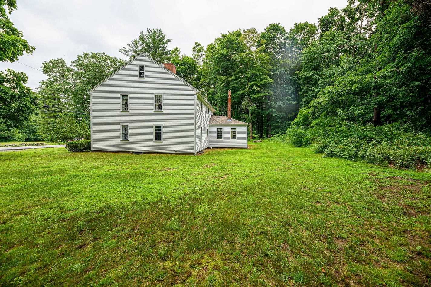 c. 1706 in Newfields, NH - Old House Dreams