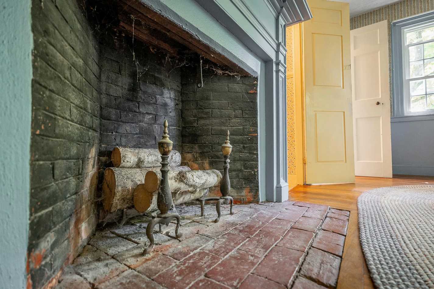 Buxton, ME - Old House Dreams