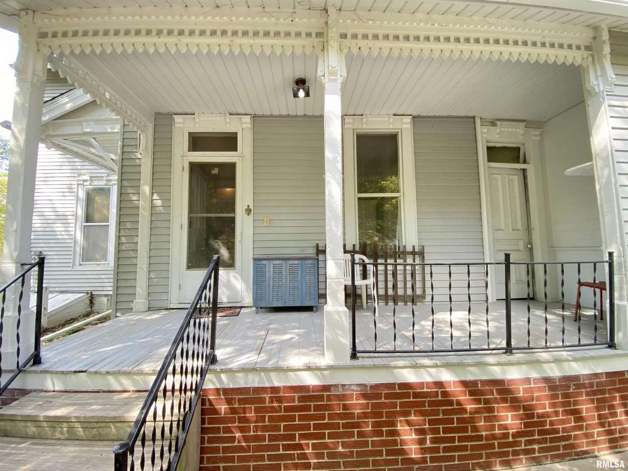 1889 in Toulon, IL - Old House Dreams