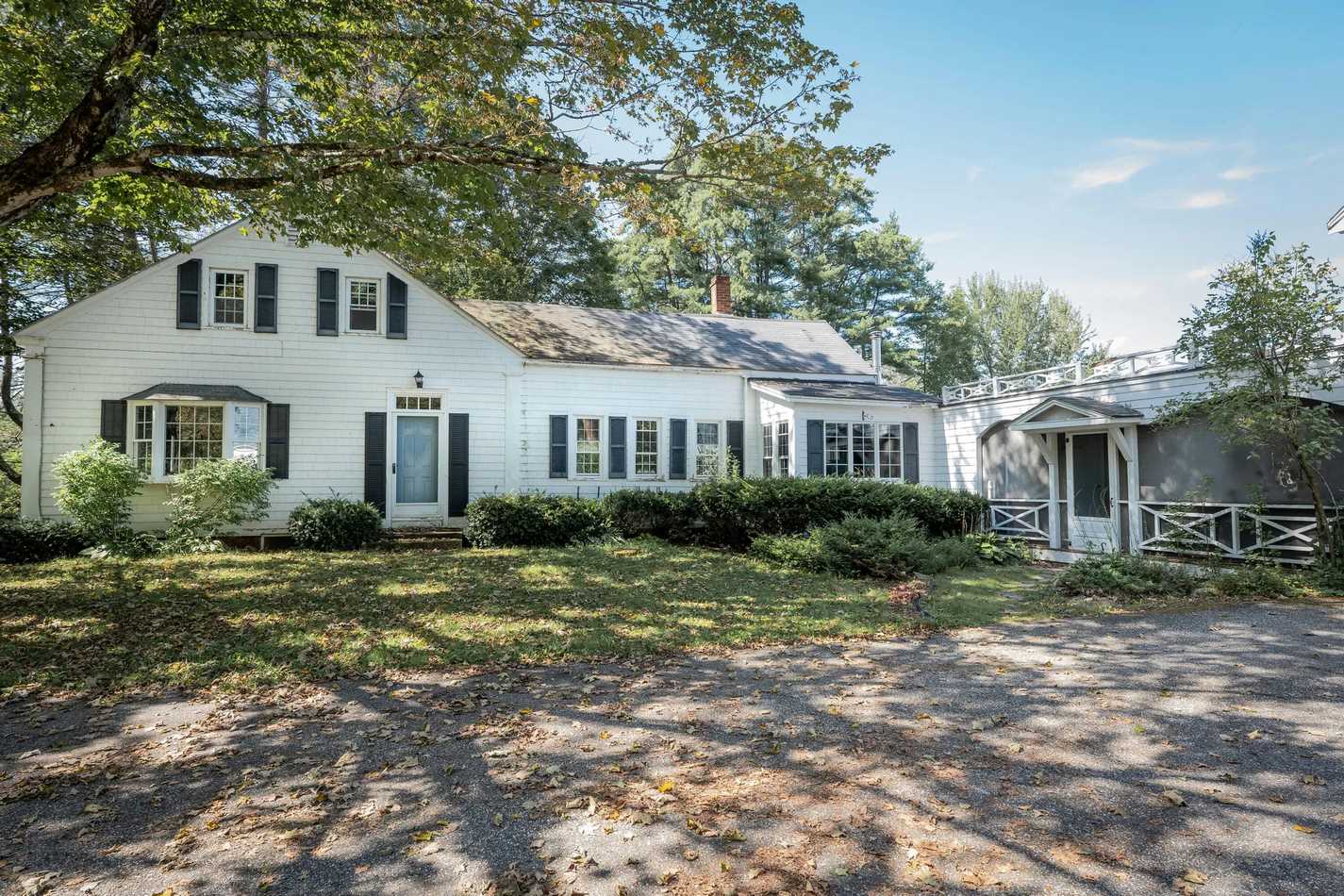 Buxton, ME - Old House Dreams