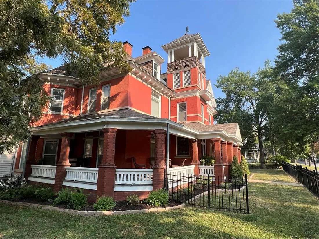 1872/c. 1890 in Atchison, KS - Old House Dreams