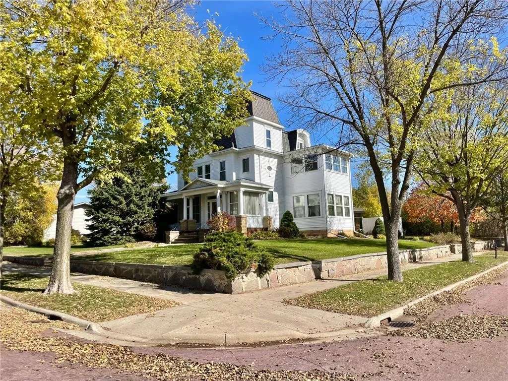 c. 1885 Second Empire in Springfield, MN - Old House Dreams