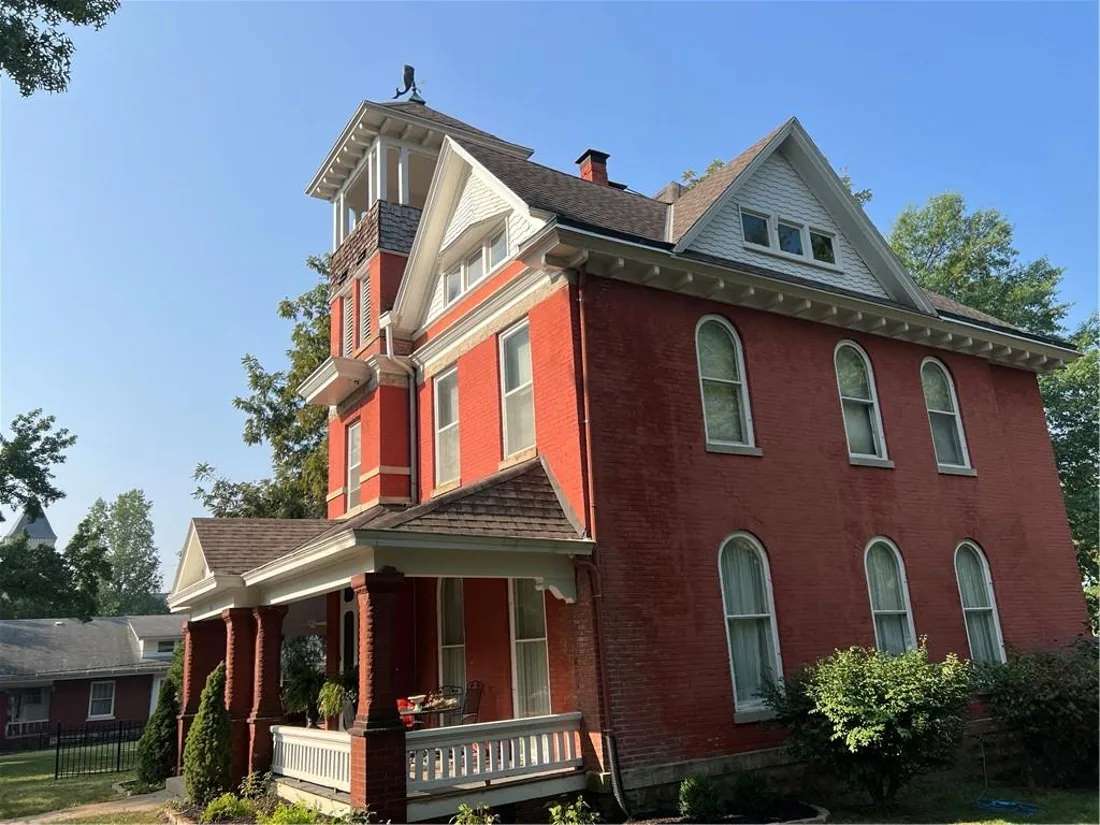 1872/c. 1890 in Atchison, KS - Old House Dreams