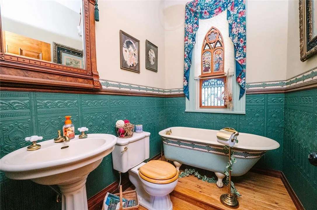 c. 1900 Queen Anne in Pittsburgh, PA - Old House Dreams