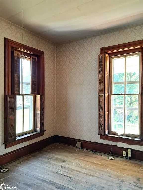 c. 1880 in Albia, IA - Old House Dreams