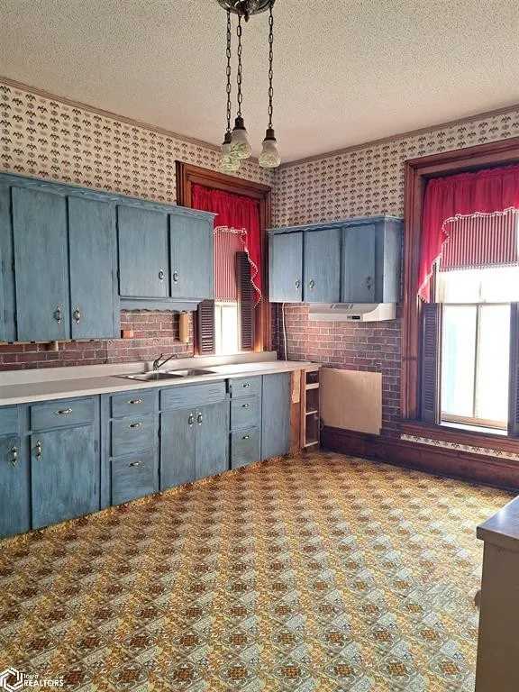 c. 1880 in Albia, IA - Old House Dreams