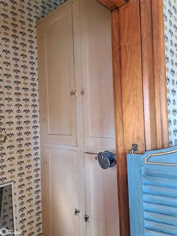 c. 1880 in Albia, IA - Old House Dreams