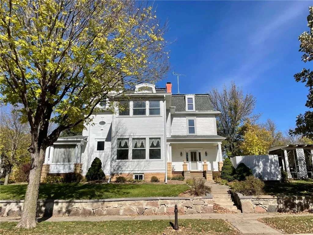 c. 1885 Second Empire in Springfield, MN - Old House Dreams