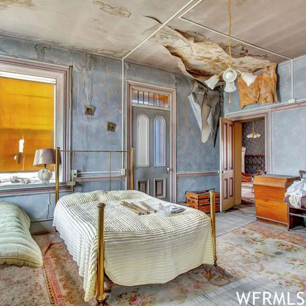 c. 1875 Gothic Revival in Ephraim, UT - Old House Dreams