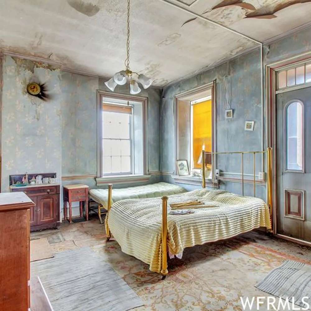 c. 1875 Gothic Revival in Ephraim, UT - Old House Dreams