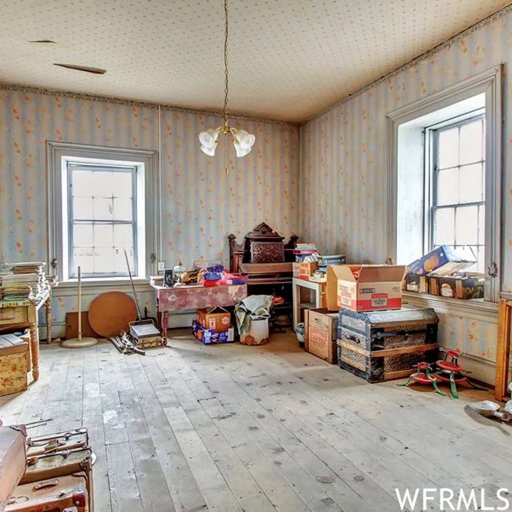 c. 1875 Gothic Revival in Ephraim, UT - Old House Dreams