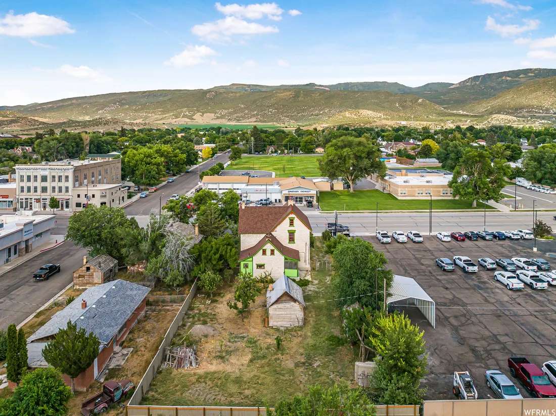 c. 1875 Gothic Revival in Ephraim, UT - Old House Dreams