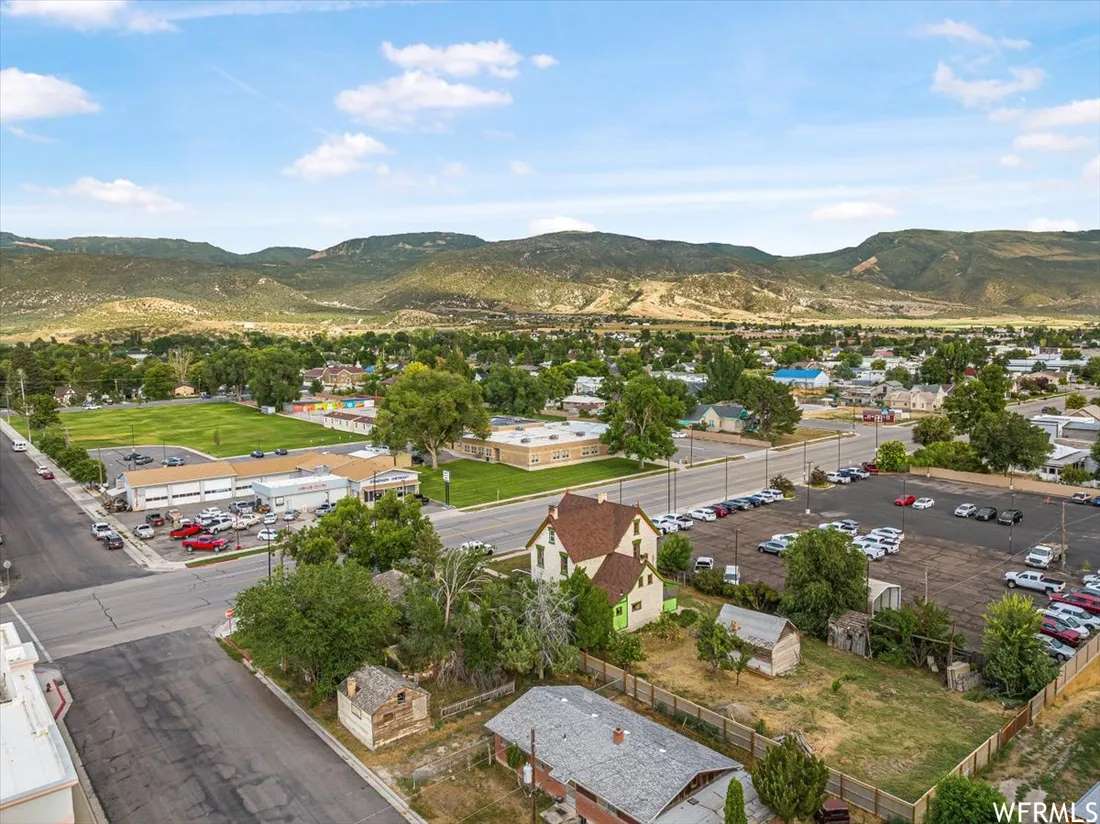 c. 1875 Gothic Revival in Ephraim, UT - Old House Dreams