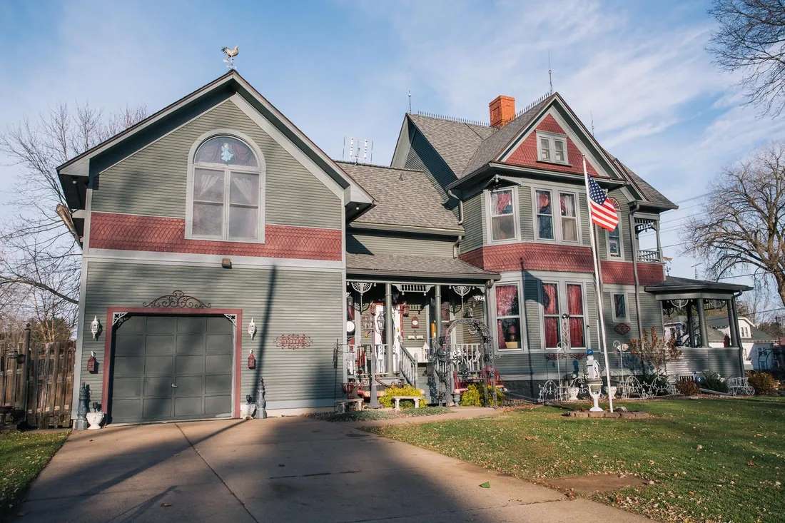 1901 Queen Anne in Neillsville, WI - Old House Dreams