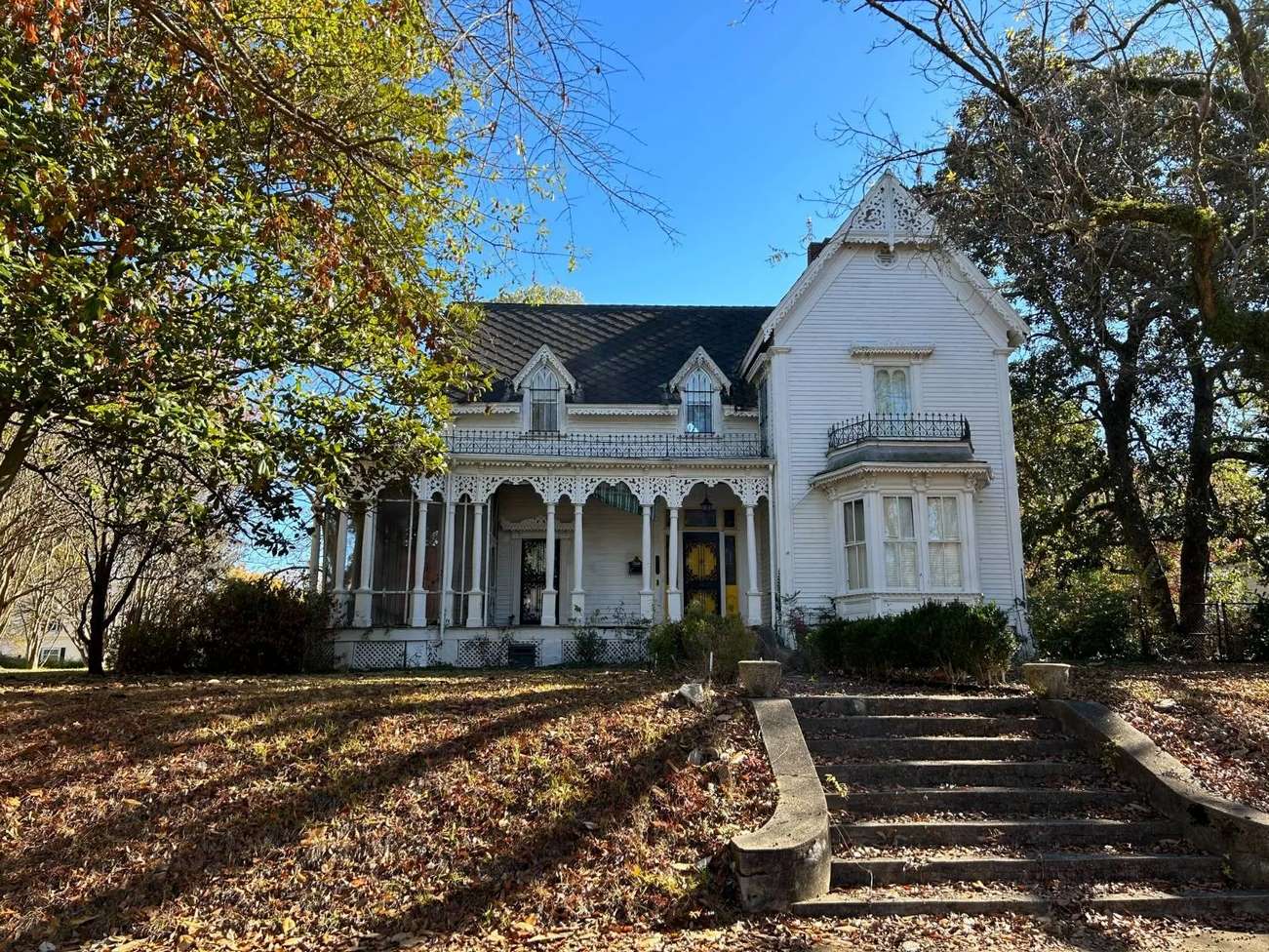 c. 1870 Gothic Revival in Grenada, MS - Old House Dreams