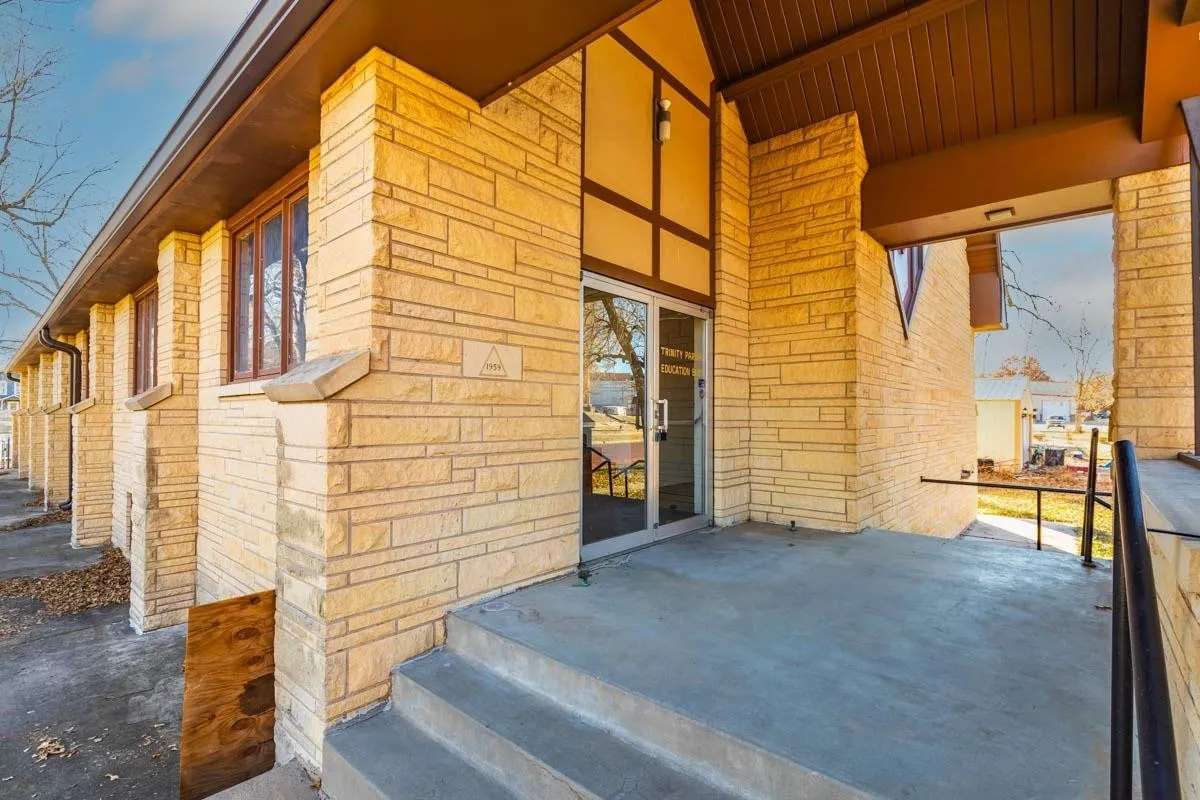 1959 Church in Arkansas City, KS - Old House Dreams