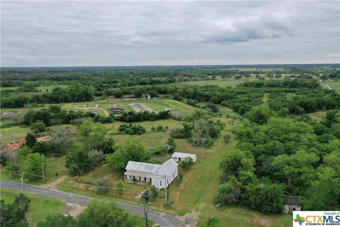 c. 1900 in Yorktown, TX - Old House Dreams