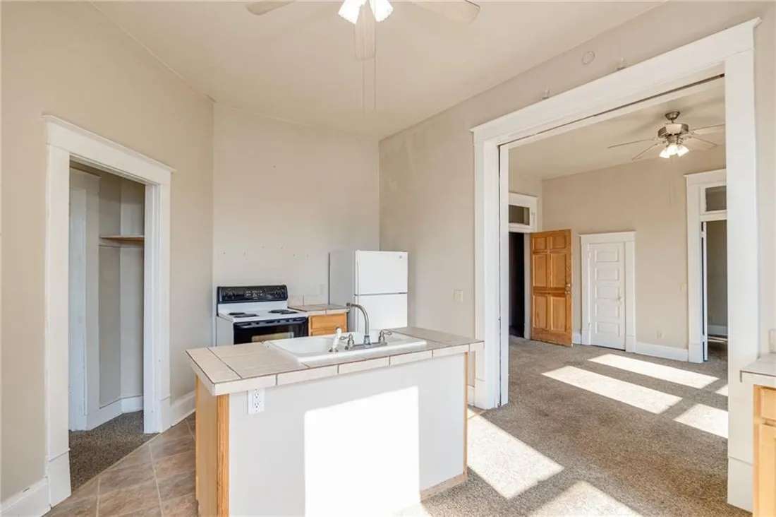 1903 in Saint Joseph, MO - Old House Dreams