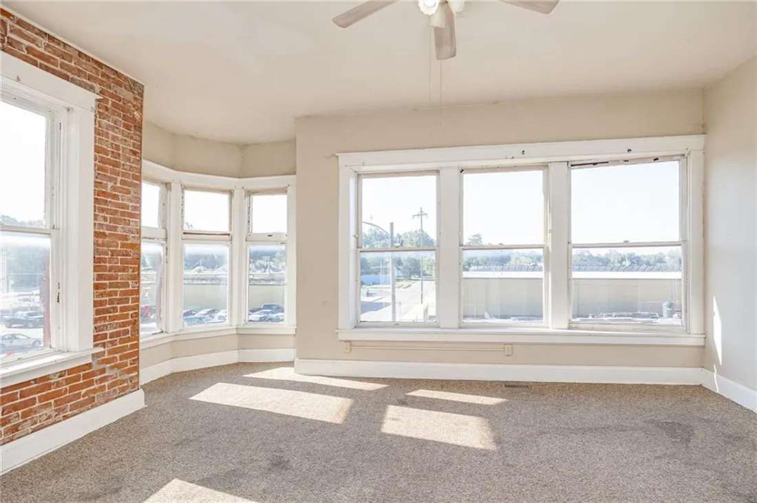 1903 in Saint Joseph, MO - Old House Dreams