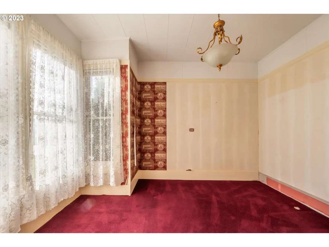 1890 Stick in Myrtle Point, OR - Old House Dreams