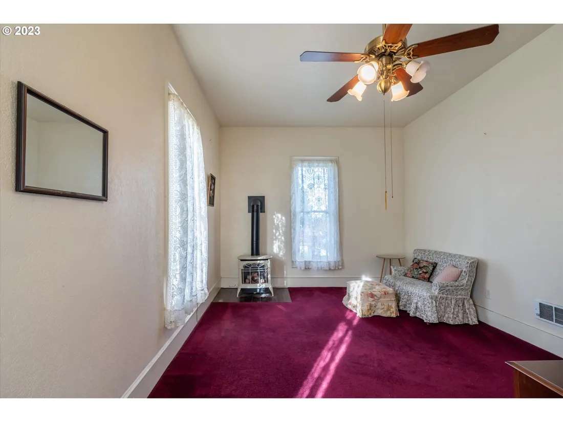 1890 Stick in Myrtle Point, OR - Old House Dreams