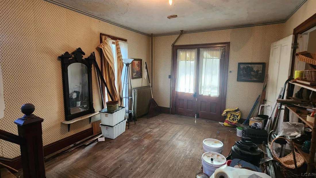 c. 1840/1890 in Clinton, MI - Old House Dreams