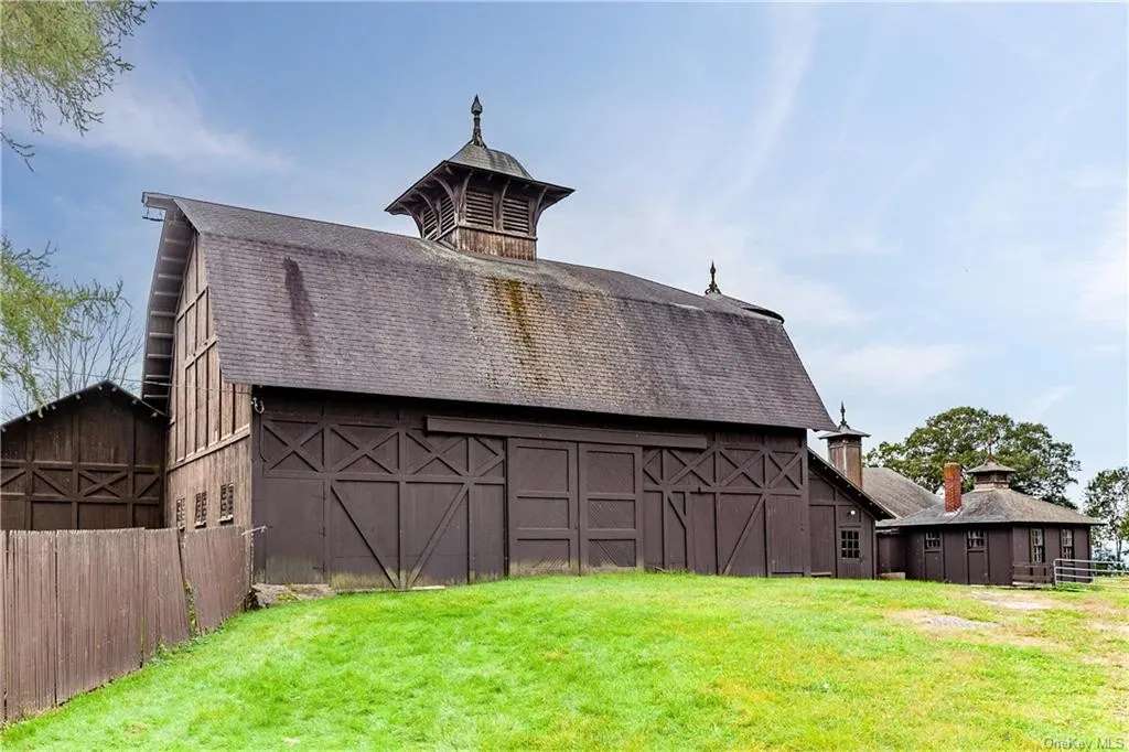 Quakers Farm Meadle